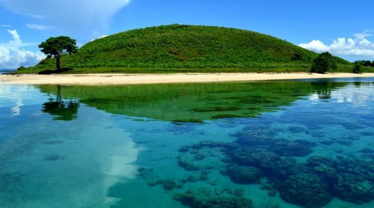 Pemda Sumbawa Dorong Teluk Saleh Jadi Ikon Wisata Internasional ...